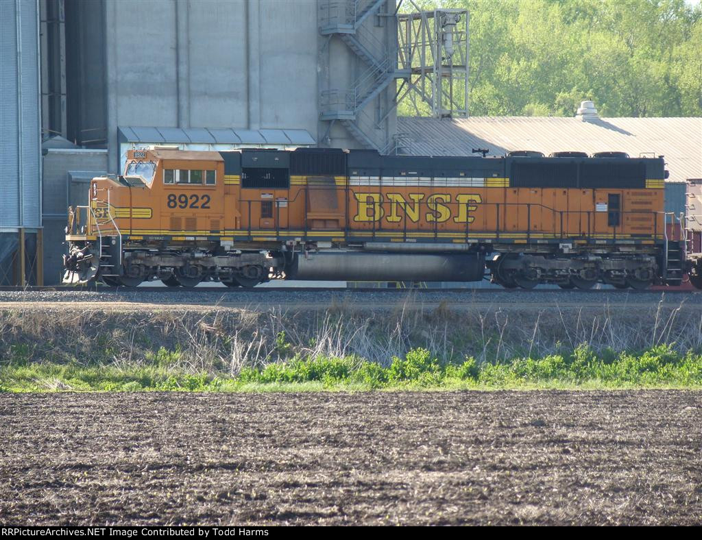 BNSF 8922